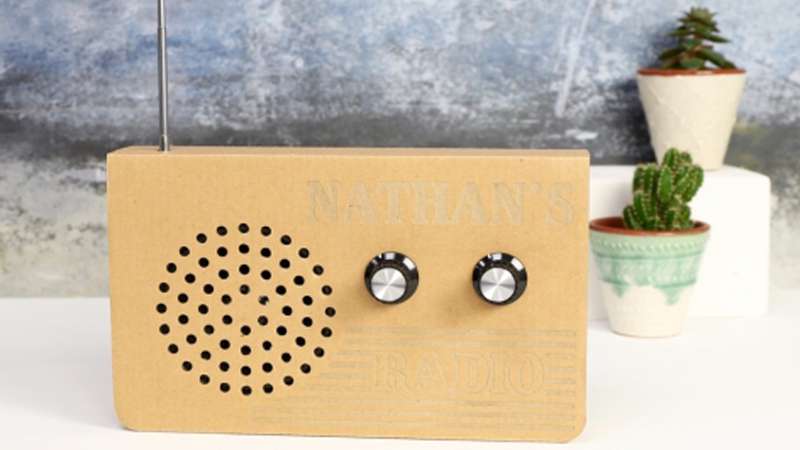 Radio Cardboard UNE - Bazar Magazin | Magazine de l'art de vivre ...